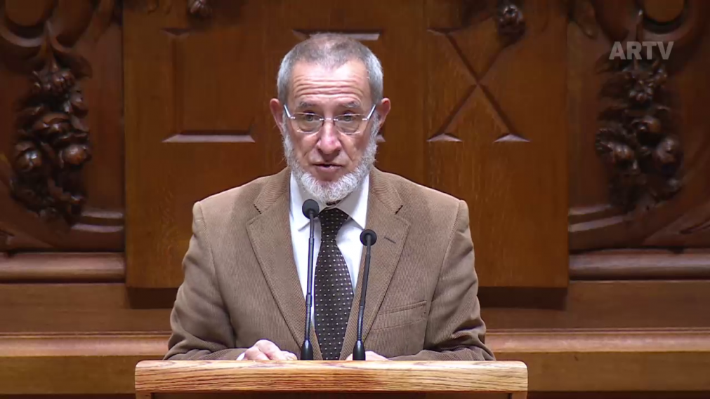 Defender os pais e as crianças, reforçar os direitos de parentalidade ...