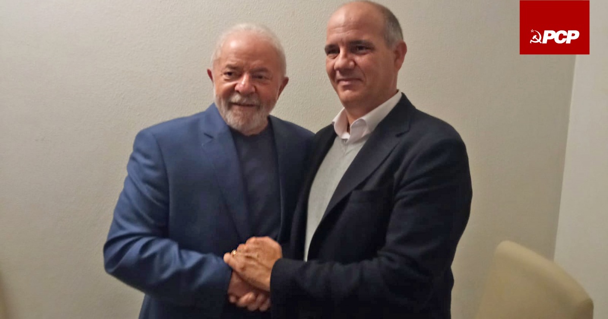 Paulo Raimundo greets Lula da Silva on his visit to Lisbon | Portuguese ...